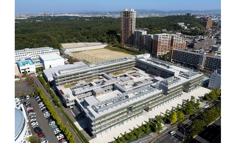 Japanese High School Building Yokohama International School: Japanese